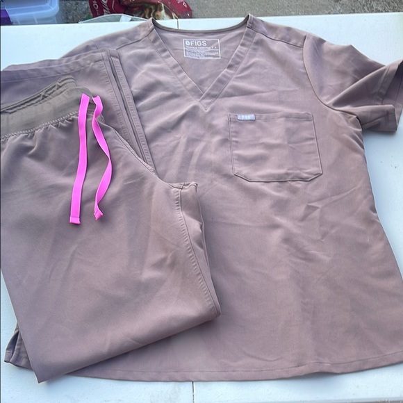 Figs | Other | Figs Dusty Pink Scrub Set With Bright Pink Accents ...